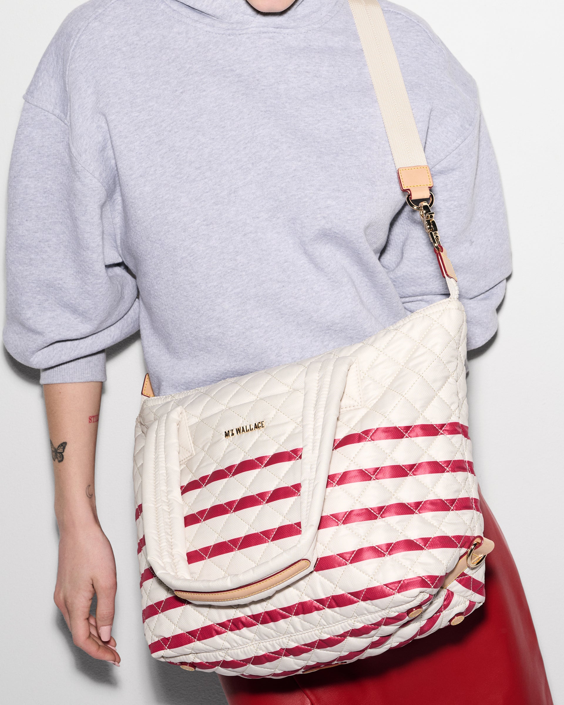 Sandshell/Apple Charter Stripe Medium Sutton Deluxe