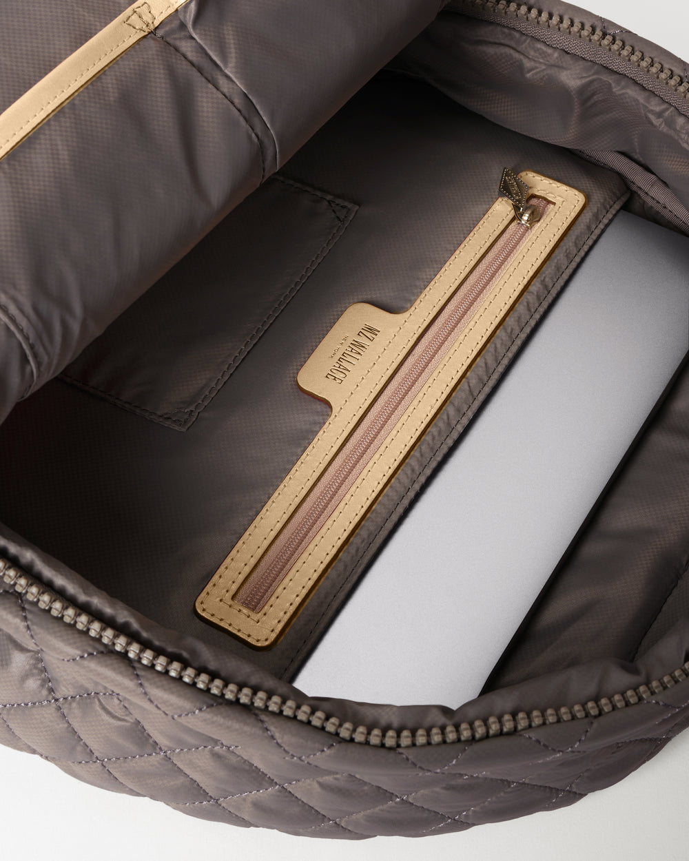 Magnet Metro Backpack Deluxe